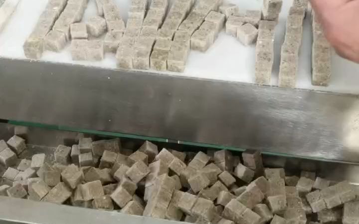 压块硬度可调元宵馅机器 元宵馅切块机 自动化生产产量高