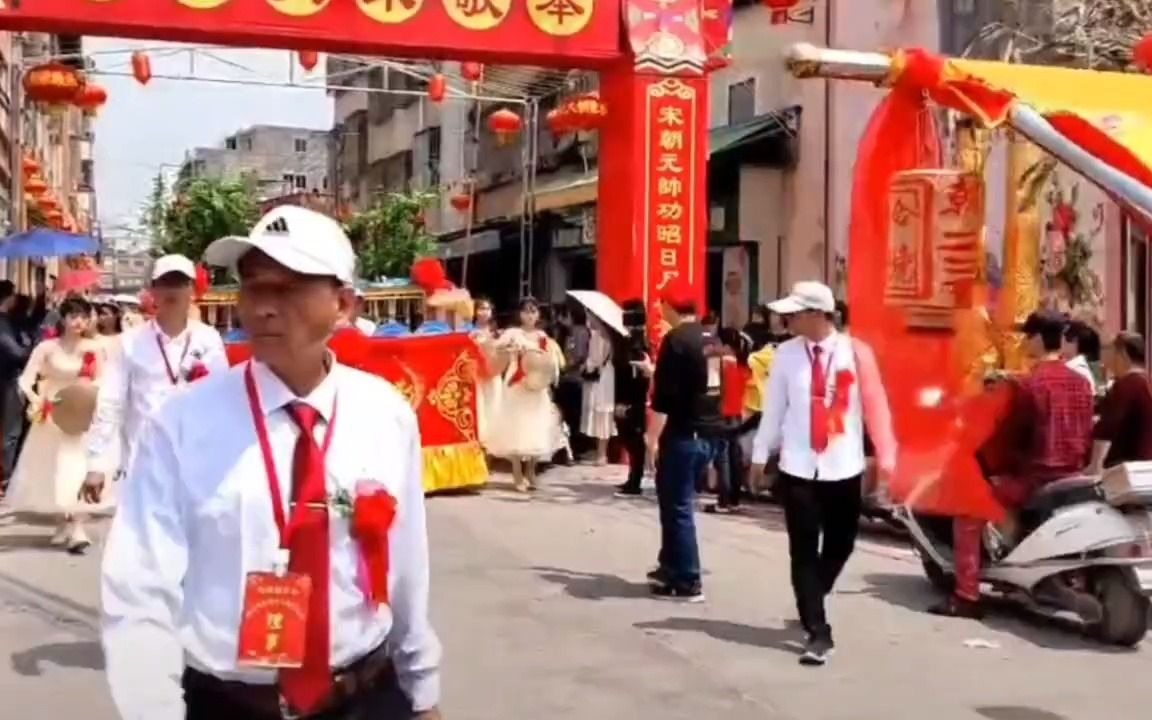 ...用隆重的仪式纪念我们的民族英雄!潮汕人保住了我们的荣光和传统