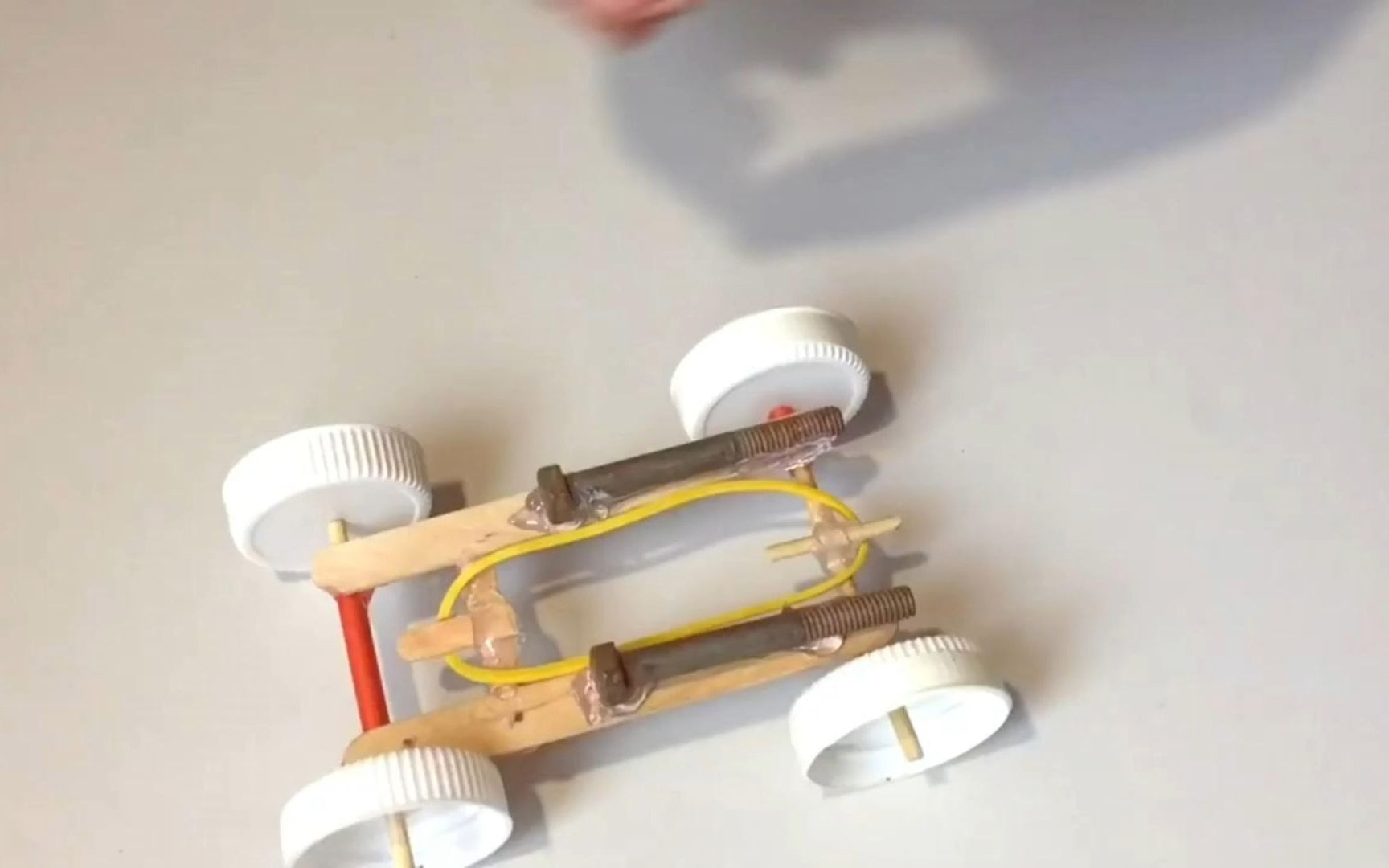 童年的回忆,在家即可亲子陪伴制作动力小车