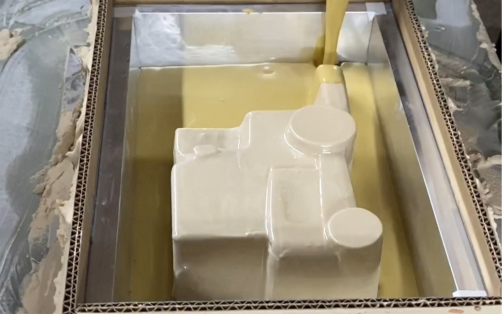 ...记录吸塑厂模房师傅一天所有的工作,手工制作玩具叉车包装盒模具...