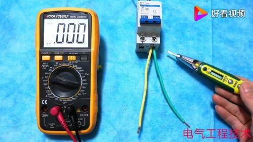 老电工的惊人技能:电笔秘密功能,连资深高手也鲜有人知