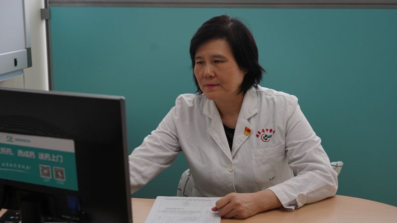 广东专家谈中医药治疗新冠肺炎:中医药的介入,减少了激素的用量