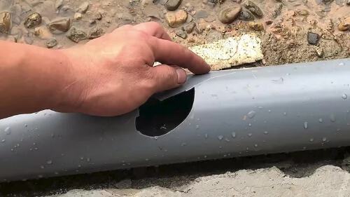 专业水电工教你如何修补漏水PVC水管用又经济!