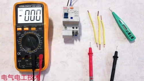 万用表不止用来修电器,掌握这2招轻松玩转!