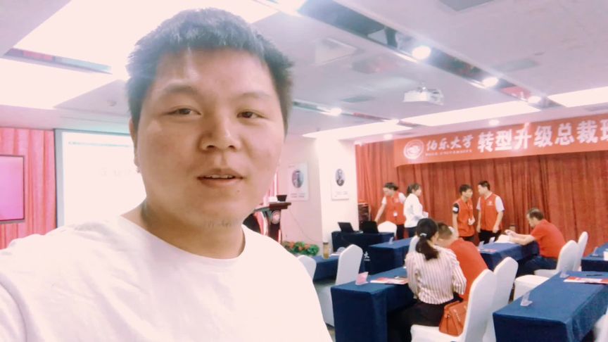 自媒体分别用快影和剪映软件编辑视频,感觉哪个好用…