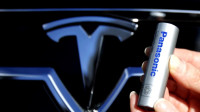 百万豪车特斯拉,电池用的是锂电池,为啥不用核电池?