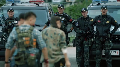 女特警:女警花被玻璃碎片划伤,皮开肉绽,竟说只是个皮外擦伤!