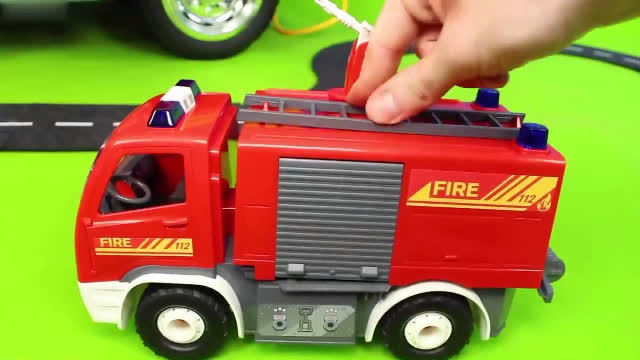 卡通动画,乐高积木玩具,10辆消防车玩具展示