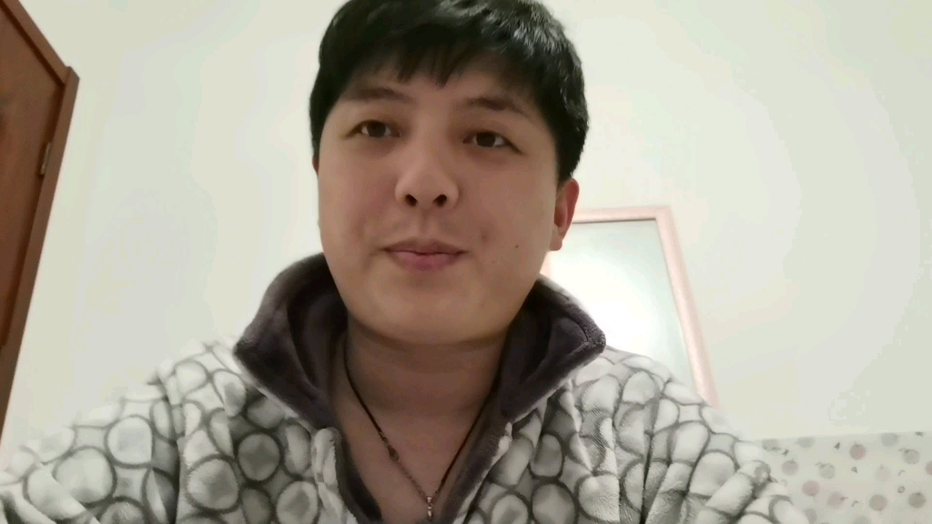 第二十三天挑战公斤料切出冰种翡翠,粉丝都出糯冰了,我也可以