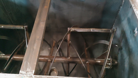 一吨卧式混料设备调试完毕发往客户现场