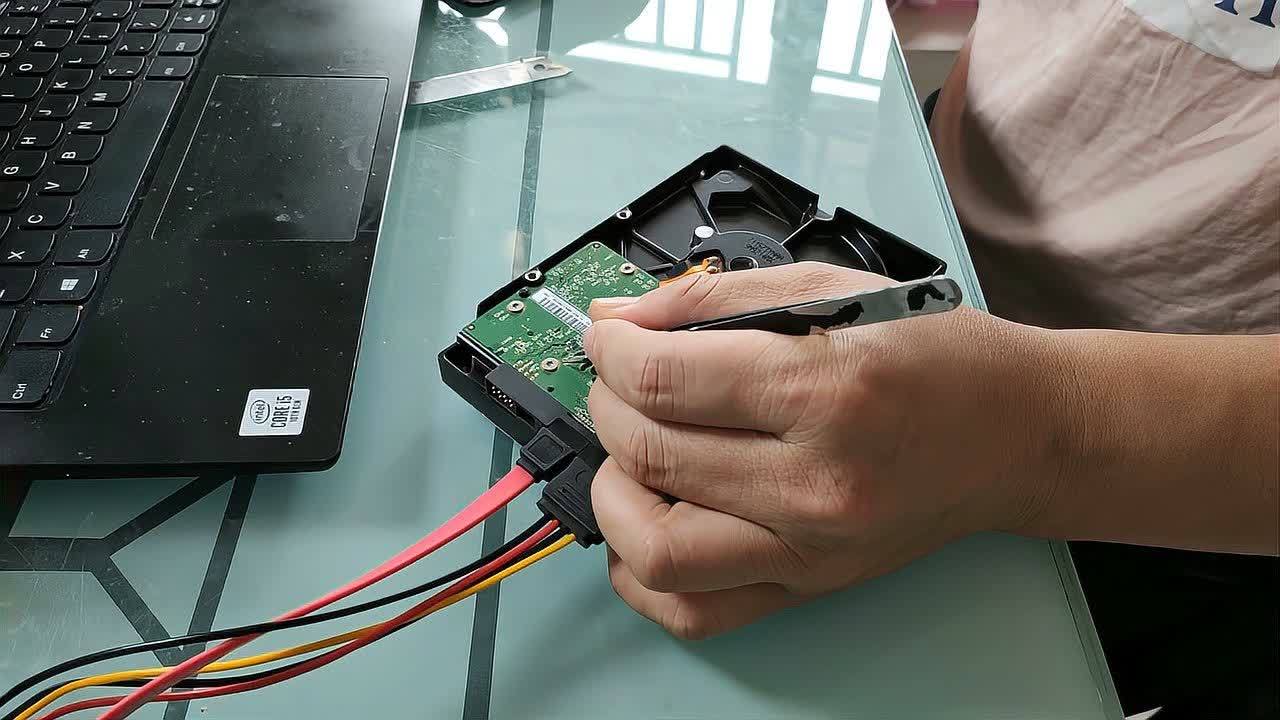 电脑不识别硬盘?什么情况?有重要数据怎么解决?一招教你搞定