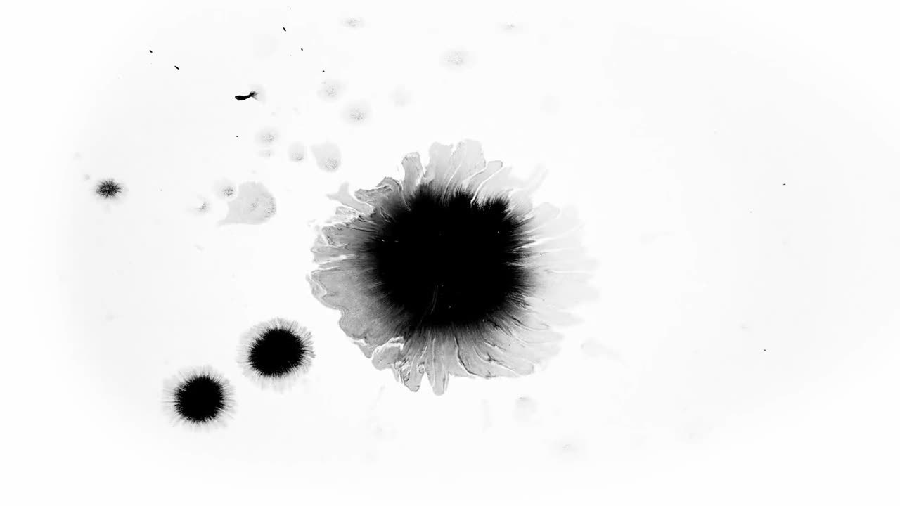 水墨晕滴视频素材