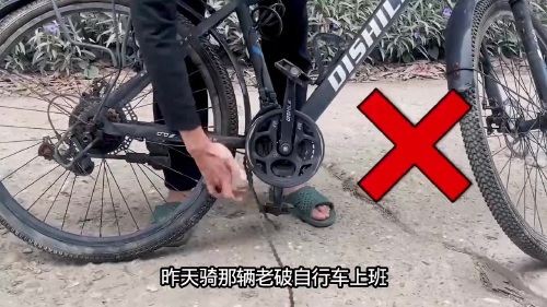 牛人将风扇改装成电动自行车,真的是太牛了