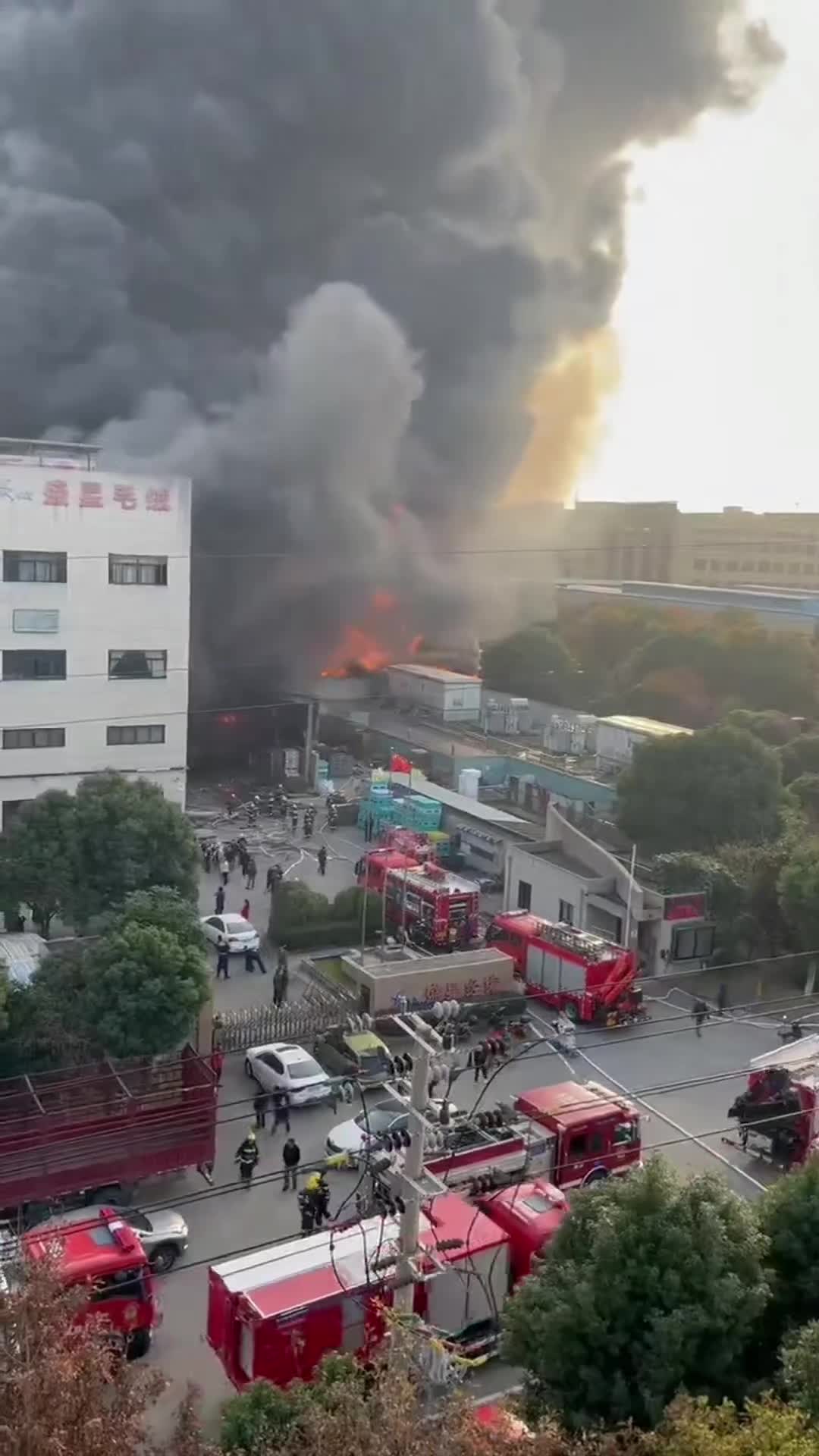 冬天天干物燥,大家一定要注意用电,用气,用火安全,消防安全不可忽视#...