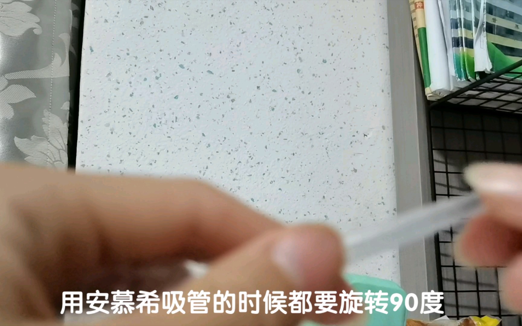 99%的人都不知道如何正确使用安慕希吸管的正确方法