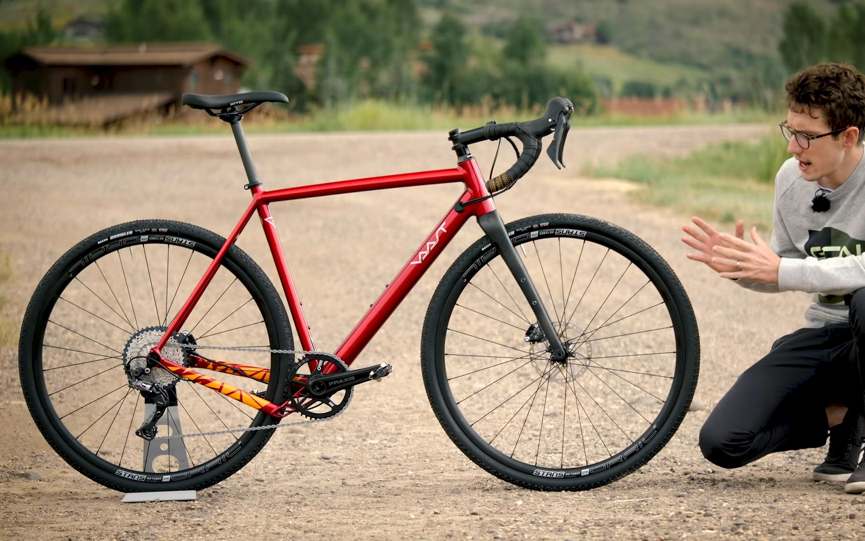 【GCN】金属车架新方向?超级镁合金碎石公路车Vaast Allite A1 (CC...