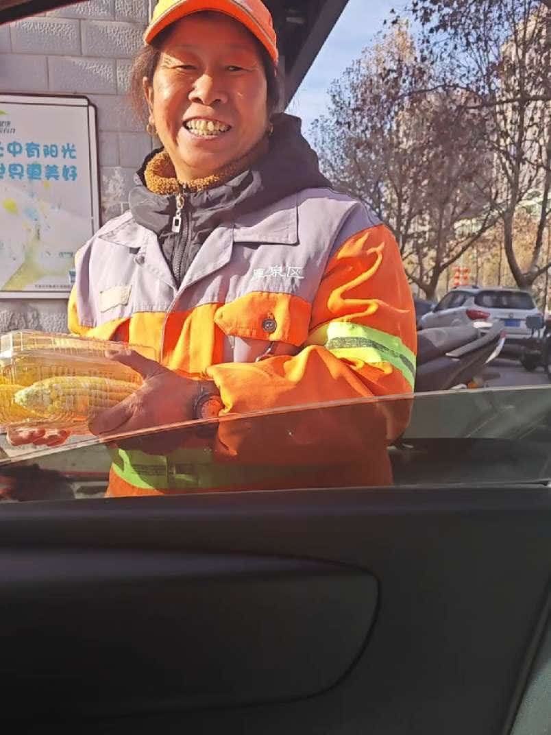 ...与夕阳相遇,而森林的尽头也一定是阳光 很多事情它不需要有意义,吃