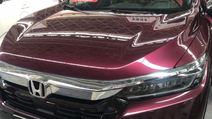 本田这款SUV车身颜色超妖艳,起步售价17万多,吸引了不少女车主