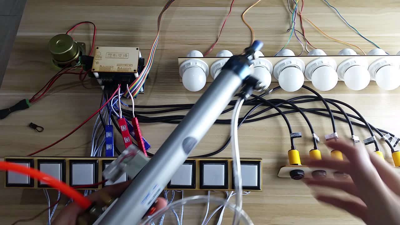 气动推杆使用说明 [定制道具]