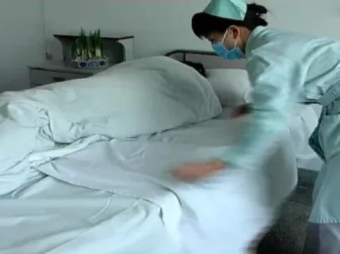 1盘-8 卧有病人床更换床单.mp4