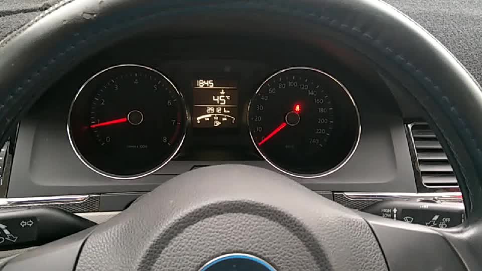 解读仪表盘图标灯指示,如图所示,未系好安全带「来自懂车帝车友圈」