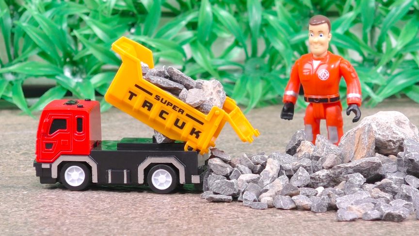 工程车玩具定格动画:翻斗车DIY组装儿童玩具车早教视频