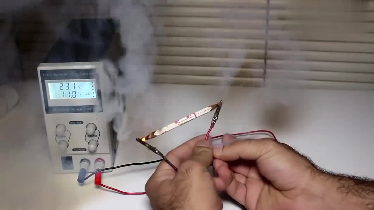 铅笔+电池=电烙铁?铅笔的导电性太强了 #动手制作 #技术分享