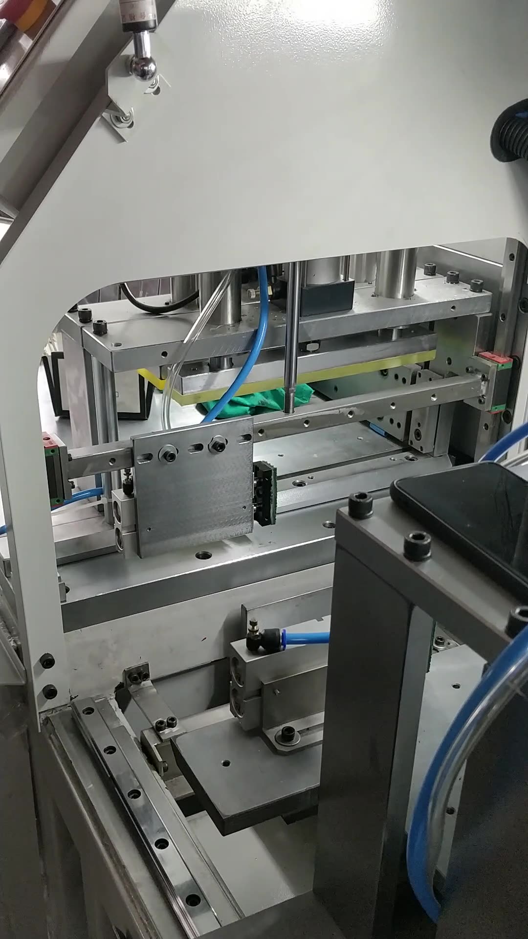 【现场直播】DS-A400精密自动送料切铝机试切,一个可操作3-4台切割机