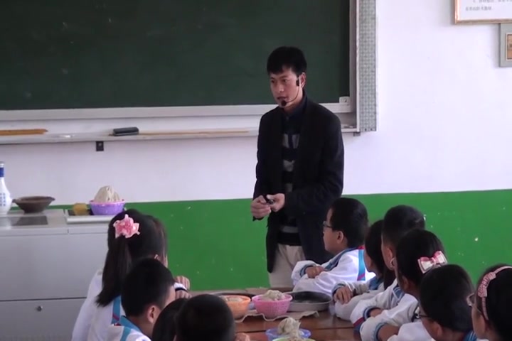 【获奖】人教版小学美术五年级上册《第11课 陶泥的世界》福建钟...