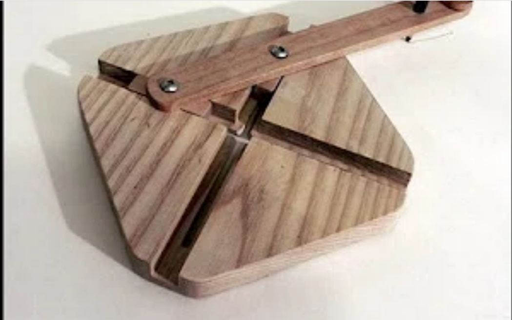 画椭圆的设备 - 阿基米德圆规