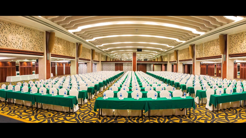 ...还有9间多功能豪华商务会议室,先进的会议系统,为您的各项活动保驾...