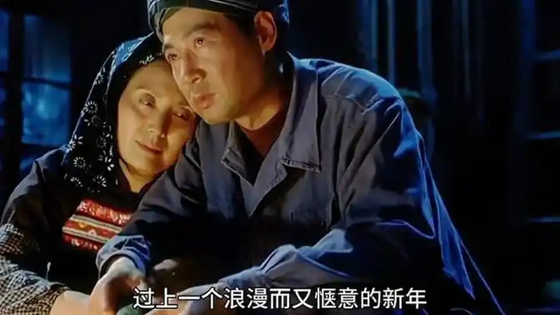 交警训斥违章司机反被怒推,不但没生气反而后来去救援他!只因大雪灾!