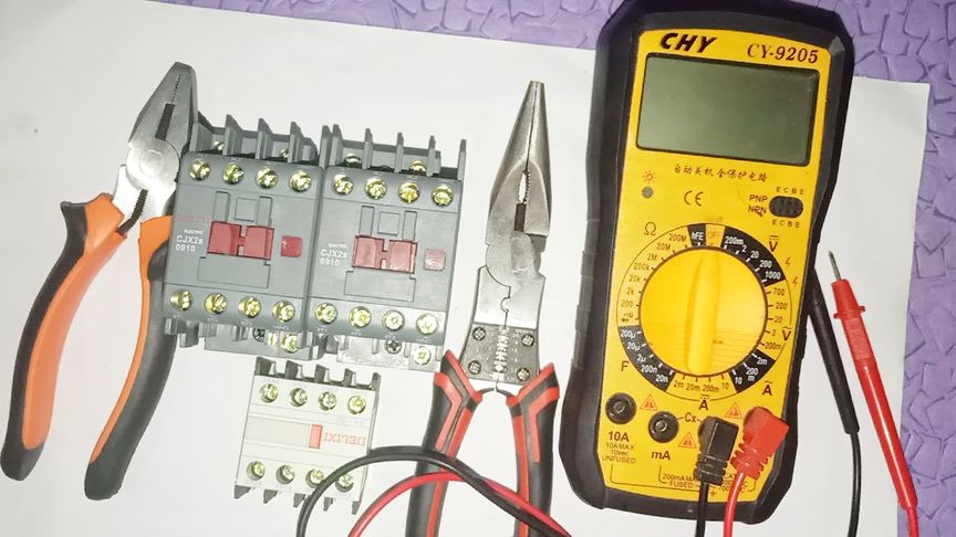 怎么用万用表检测接触器线圈故障?老电工亲手教给你,电工必学