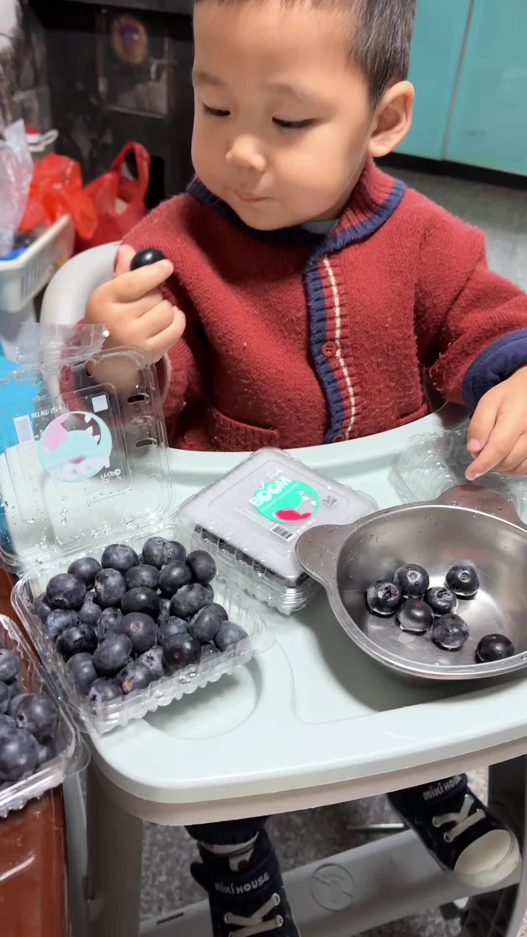 真的很好吃 蓝莓味道特别浓郁,9甜一酸,几乎吃不到酸,个头很大,家里...