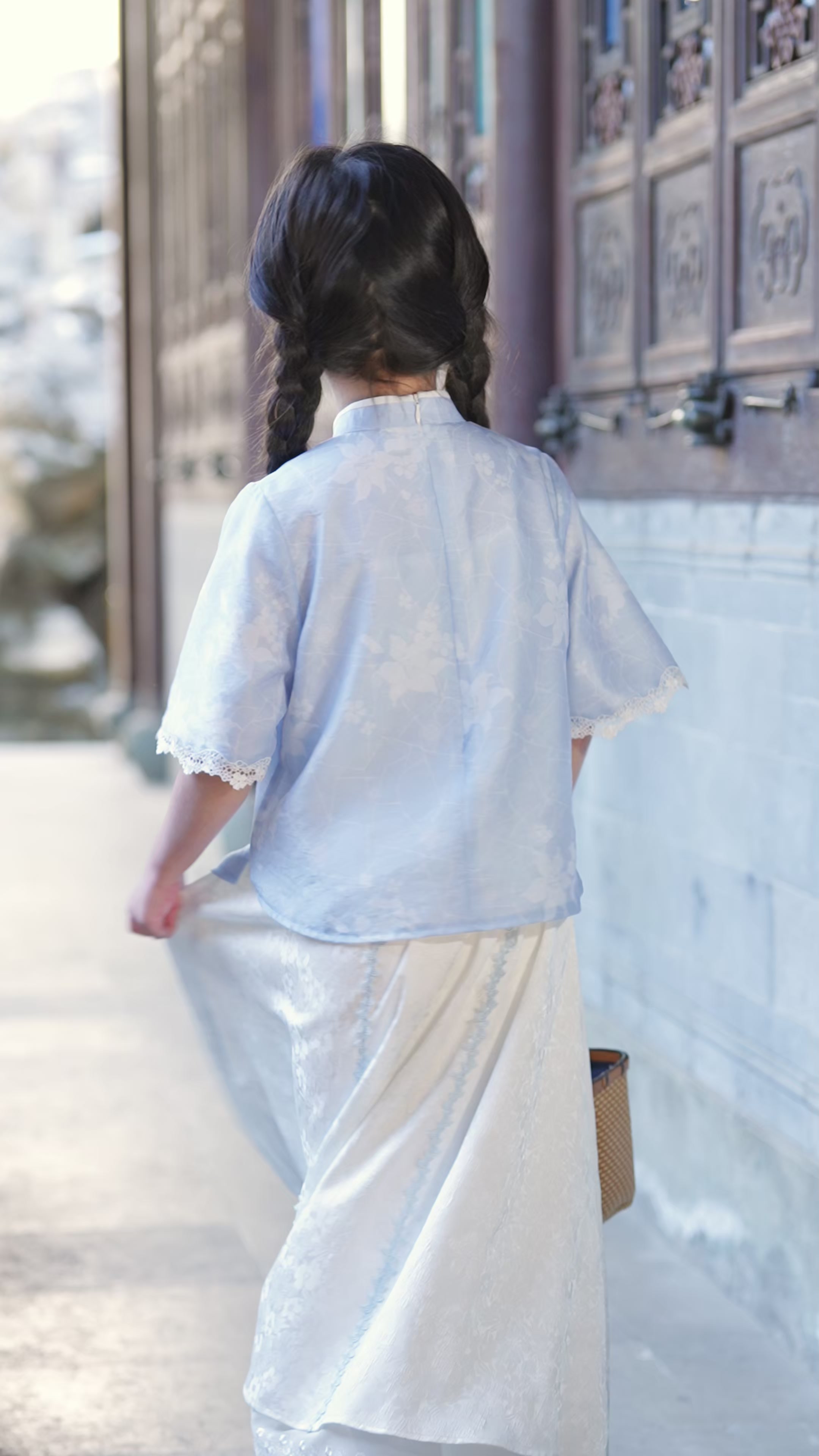 有一种生来就是穿汉服的即视感 #国风古韵 #民族风 #旗袍