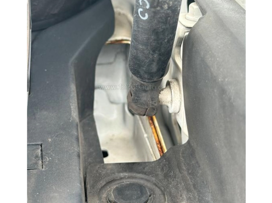 车质网投诉,2022款领克06新能源,发动机舱车身冲压焊接件生锈,车主...