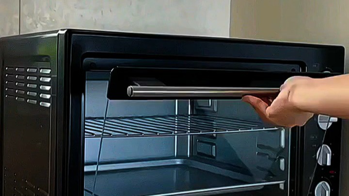 美的电烤箱好用好用有4个功能上下火是分开调节的