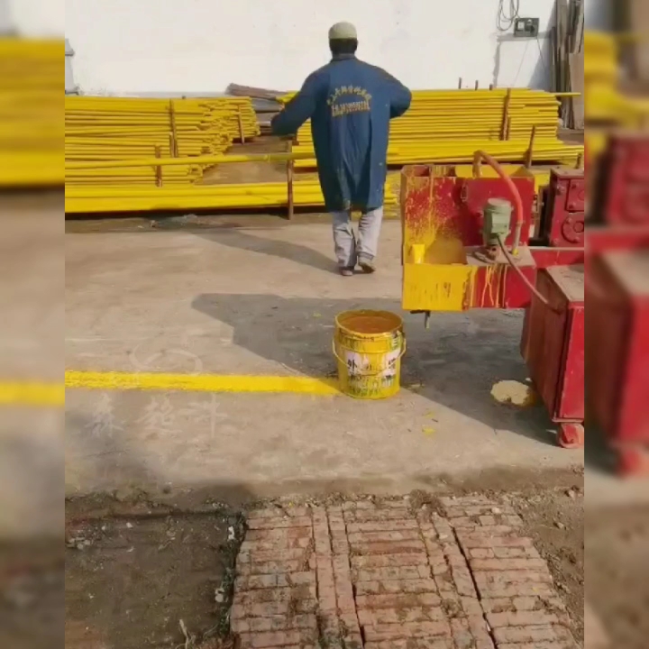 架子管自动喷漆机