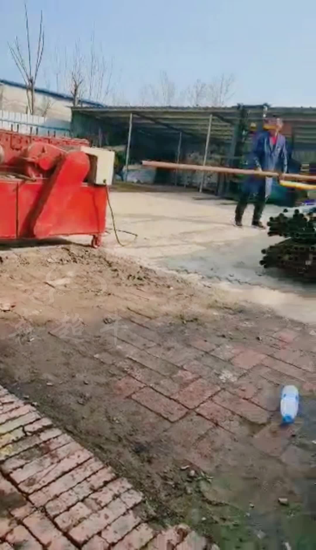 外架防护钢管这样压制刷漆看这种机器