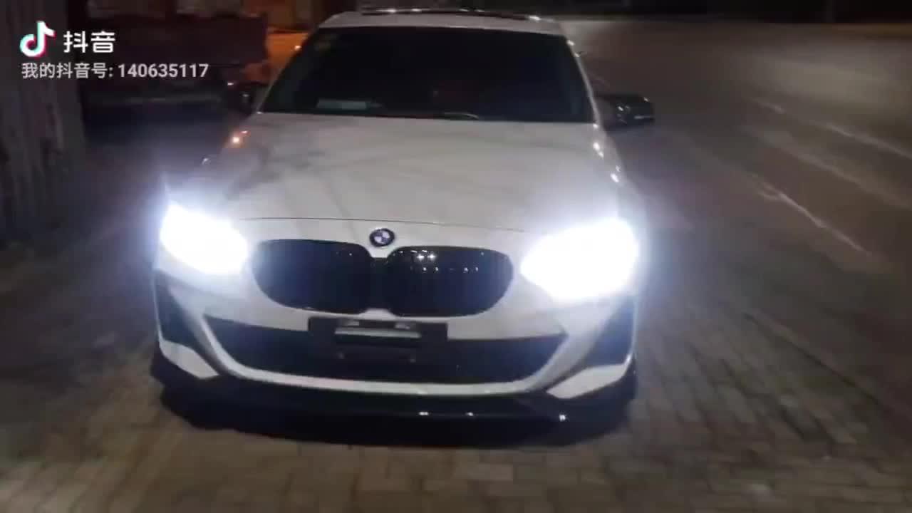 终于完全体了,红色卡钳,前铲,尾翼,牛角后视镜,侧裙贴,等等一些小细节...