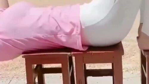 小姐姐这柔术表演的,真是美到了极致,让人看的是目瞪口呆