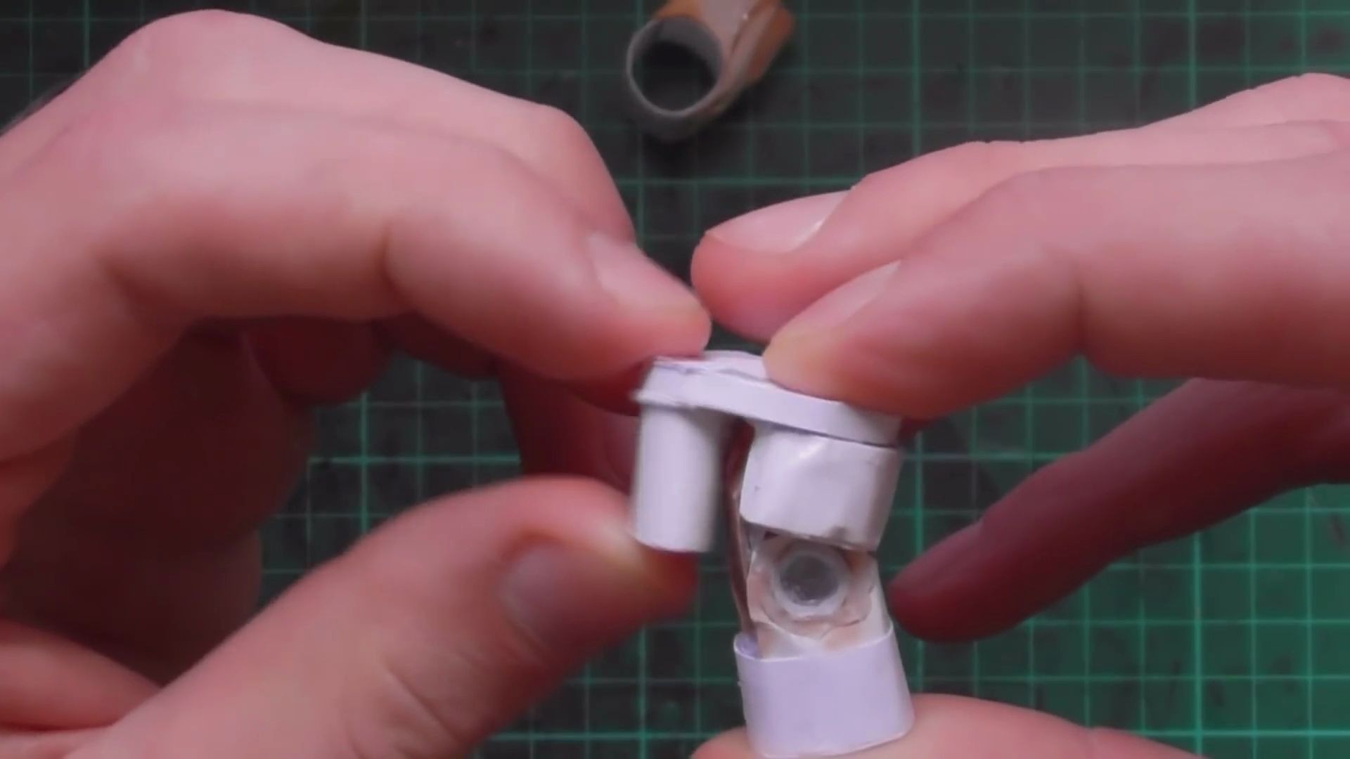 用纸做出来会动的手办模型,和玩具一模一样的!