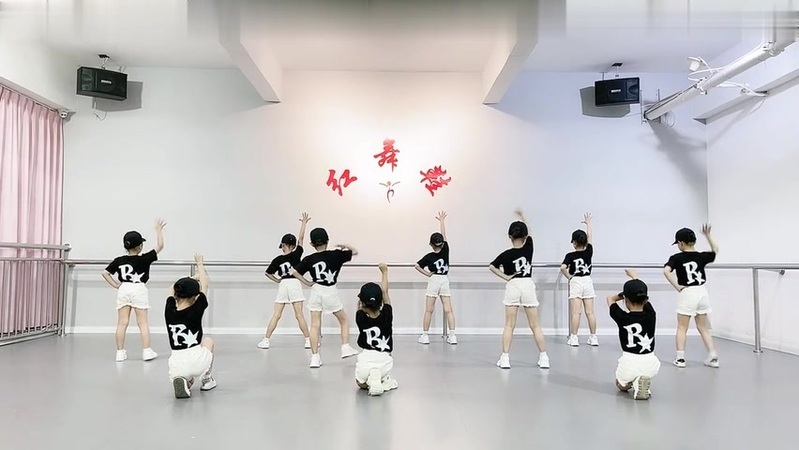 少儿幼儿六一毕业典礼男生男生舞蹈运动简单易学,0基础也没有问题,为...
