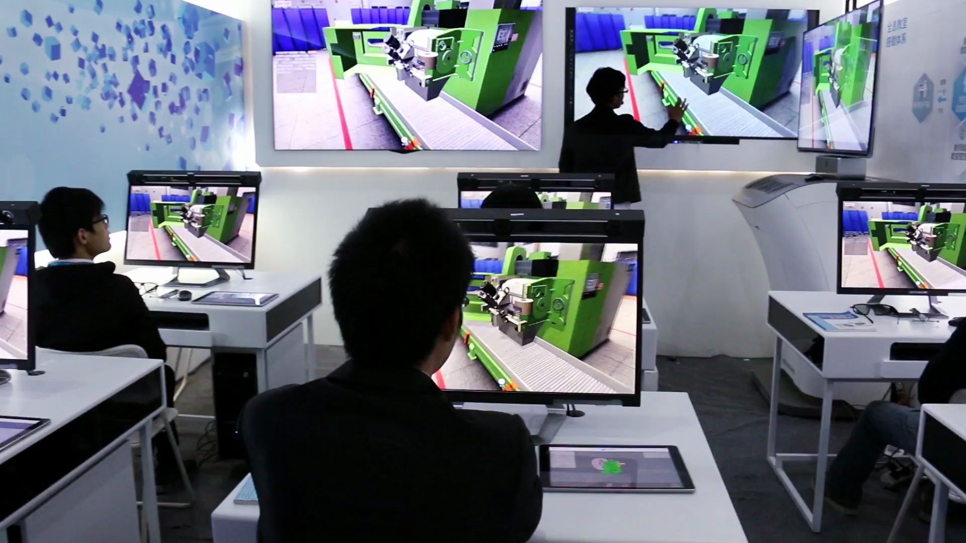 浸润式教育解决方案---全息教室