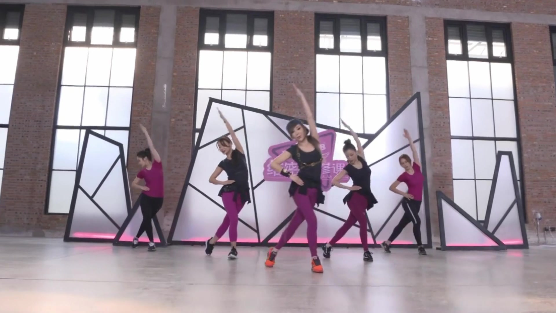 3组动作干掉大肚腩,瘦腰瘦腿瘦肚子,一周减5斤