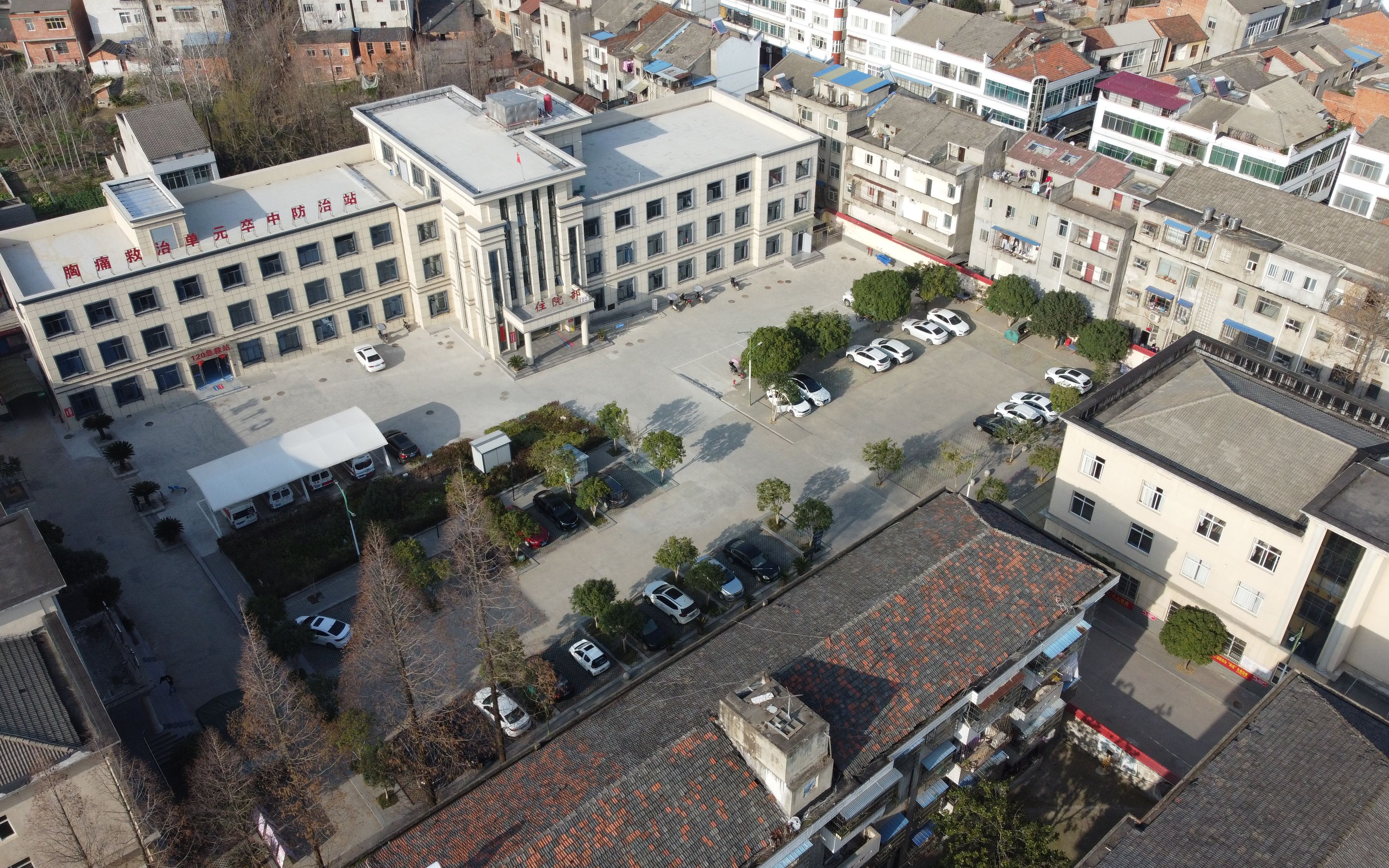 航拍湖北仙桃市三伏潭卫生院,为当地人民提供医疗与预防保健服务