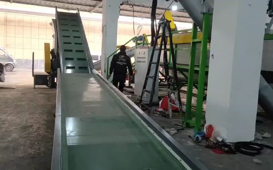 浙江客户医院废塑料一次性输液瓶回收生产线,PP透析壶破碎清洗线