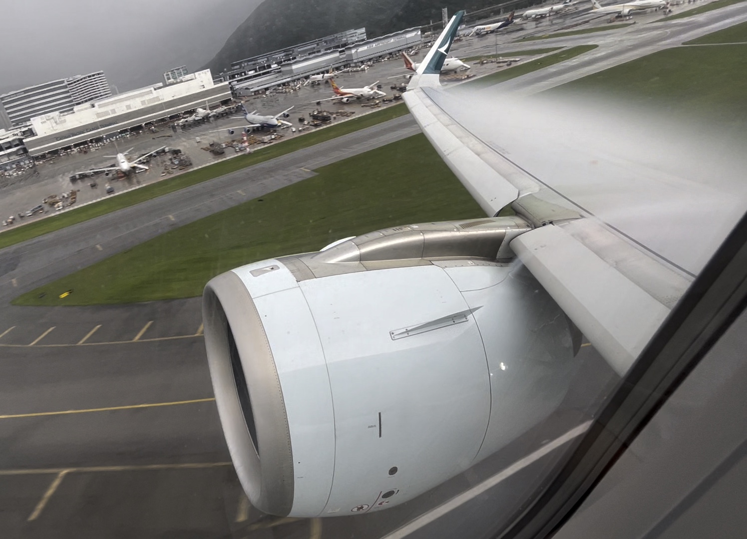 【雨天来自Leap-1A的咆哮】国泰航空 CX334 HKG-PEK A321NEO B-...