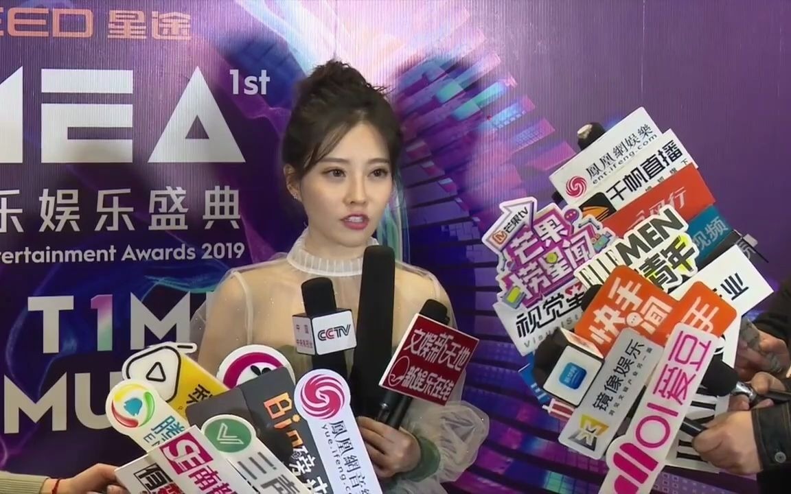 冯提莫 全程高能接受媒体采访~