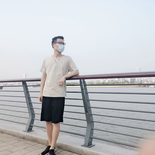 爱吃面条的隔壁老王 